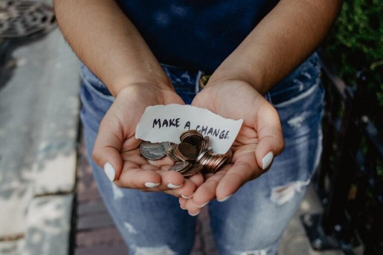 9 Spiritual Meanings of Finding Money on the Ground/Floor
