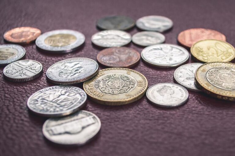 9 Spiritual Meanings of Finding Money on the Ground/Floor
