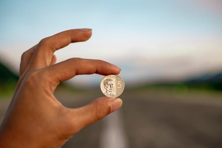 9 Spiritual Meanings of Finding Money on the Ground/Floor