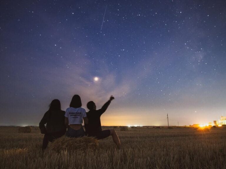 What Does It Mean When You See A Shooting Star 12 Meanings what-does-it-mean-when-you-see-a-shooting-star-12-meanings
