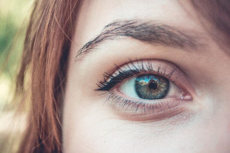 9 Left and Right Eyebrow Twitching Meaning and Superstitions