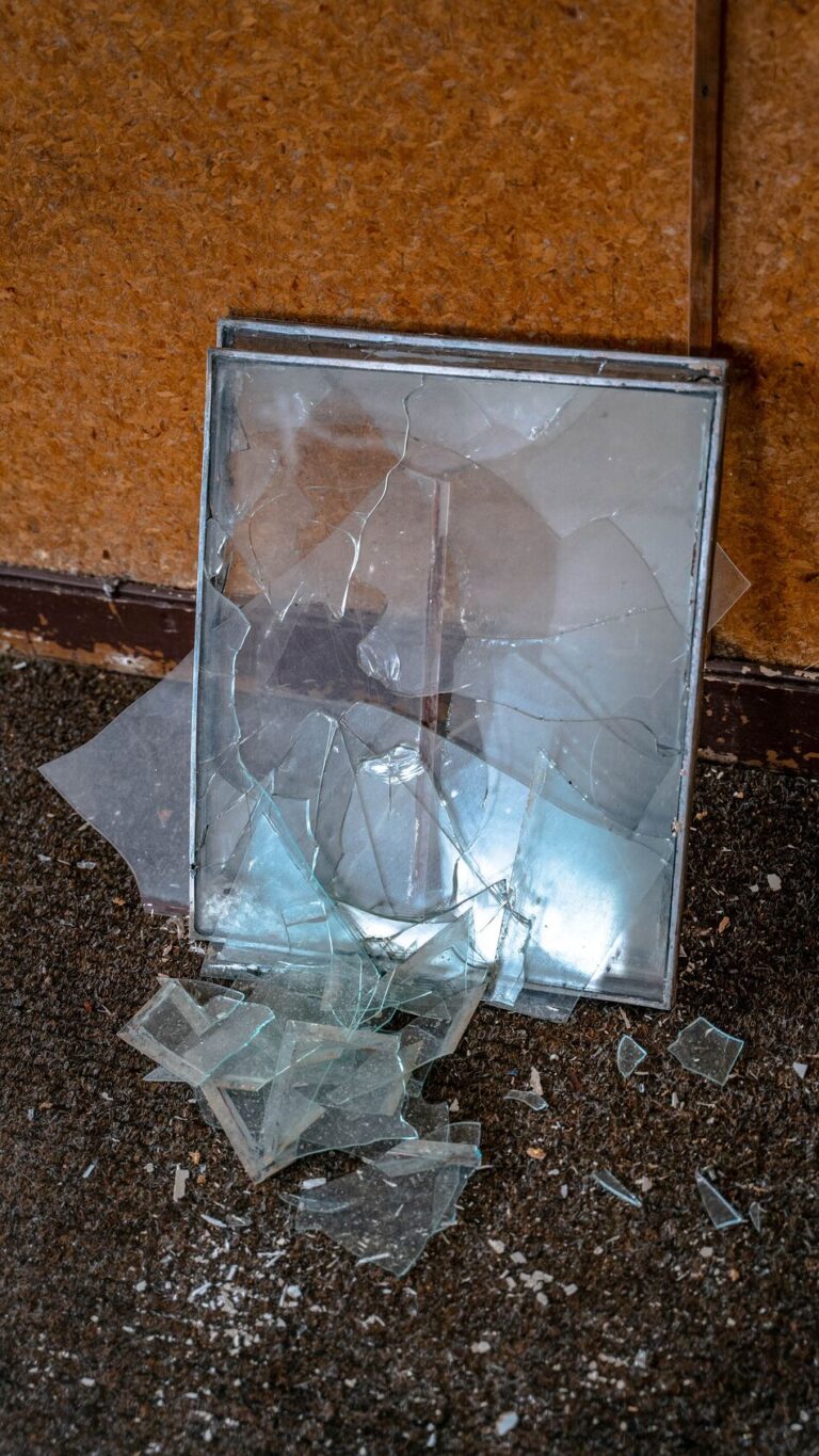 ⚠️ 8 Spiritual Meanings Picture Falling off the Wall: God Frame?