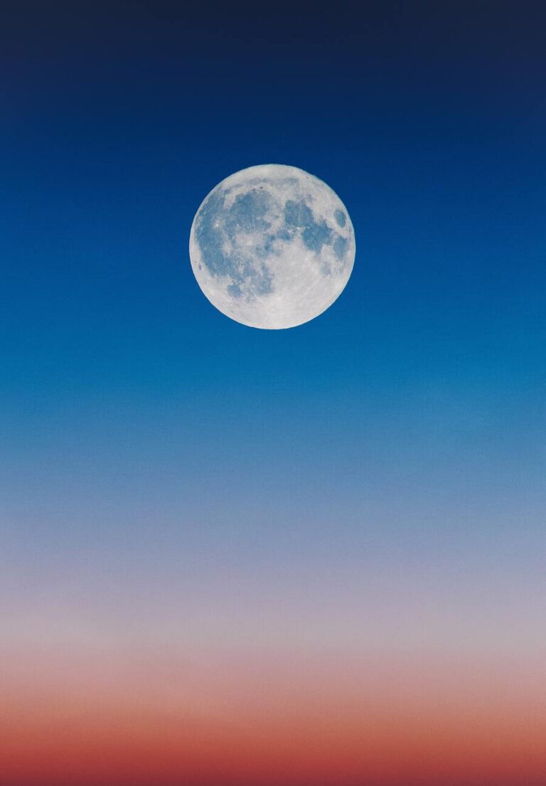11 Full Moon Physical Symptoms (Beware of Headaches)