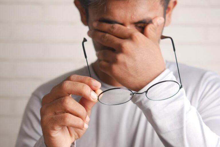 11 Full Moon Physical Symptoms (Beware of Headaches)