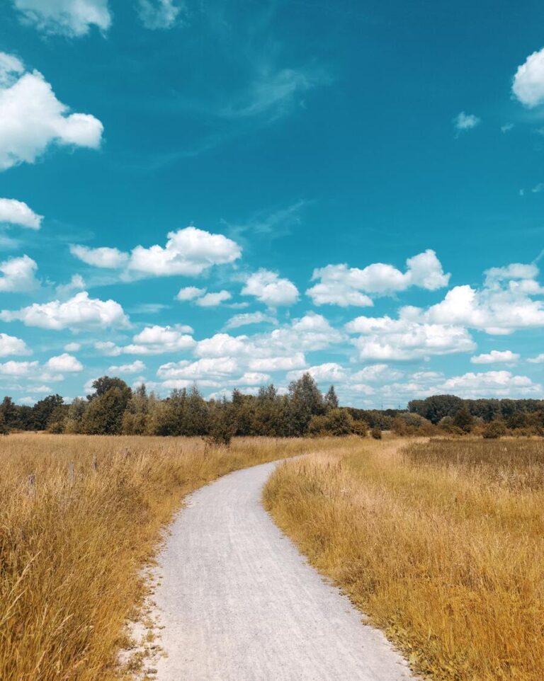 9 Cloud Symbolism & Spiritual Meanings (and Dark Cloud