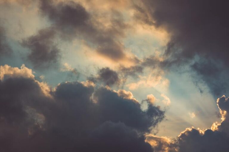 9 Cloud Symbolism & Spiritual Meanings (and Dark Cloud