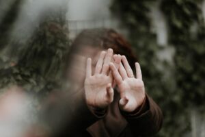 9 Stork Bite Birthmark Spiritual Meanings (Urban Legend)