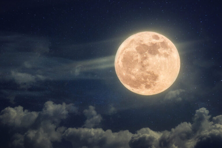 7 Full Moon Effects On Empaths (Energy Effects)