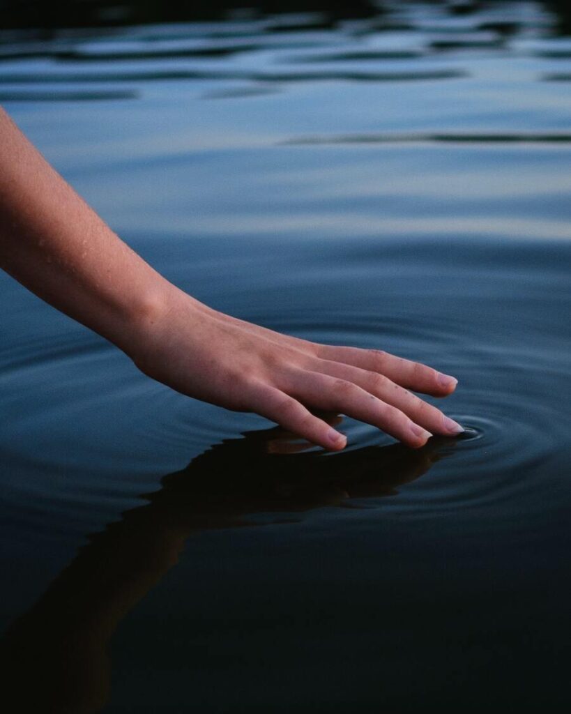 9 Spiritual Meanings of Water in Dreams: Is It Good or Bad?