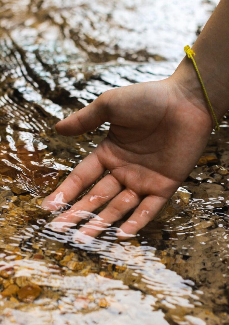 9 Spiritual Meanings of Water in Dreams: Is It Good or Bad?