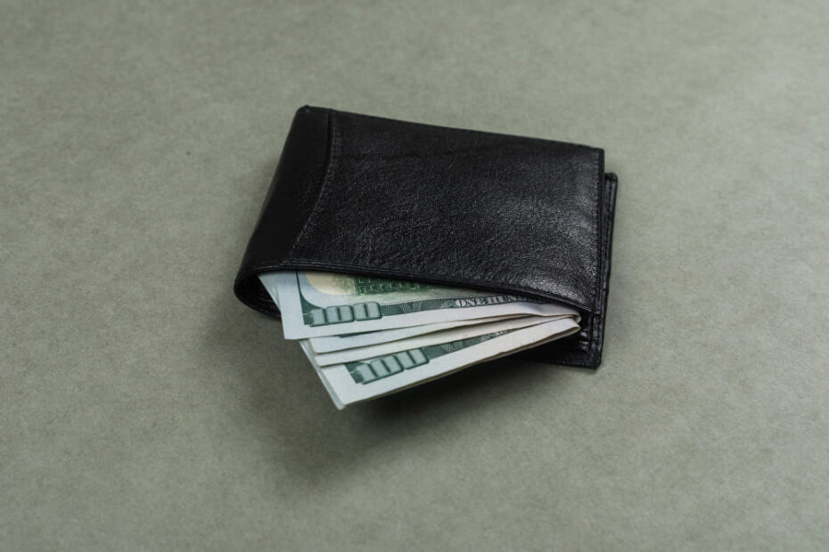 7 Spiritual Meanings of Losing Your Wallet (Real life and Dreams)