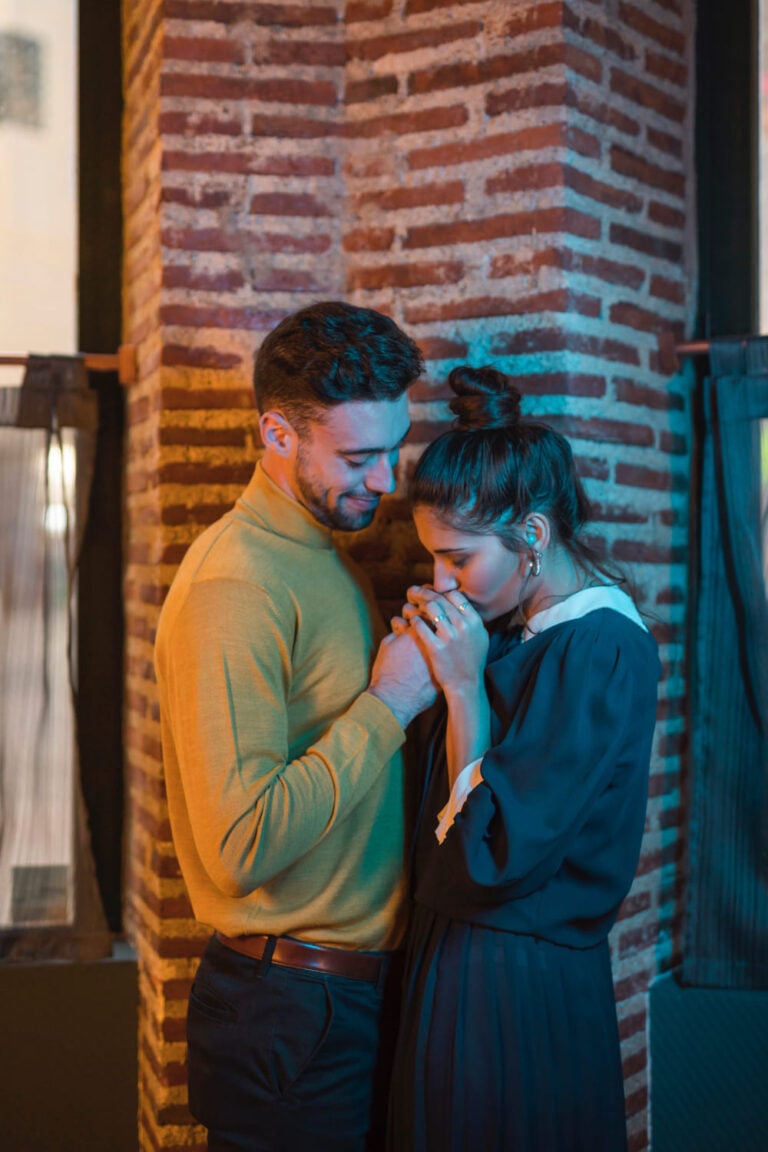 Dream About Kissing Someone: 9 Spiritual Meanings