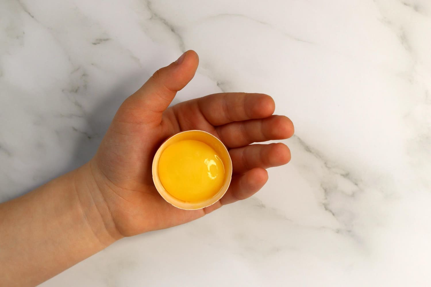 7 Spiritual Meanings of Cracking a Bloody Egg