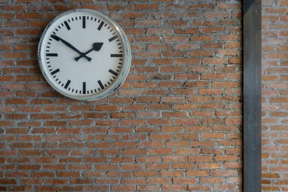 7 Spiritual Meaning Of A Clock Falling Off Wall 7 Spiritual Meaning Of A Clock Falling Off Wall