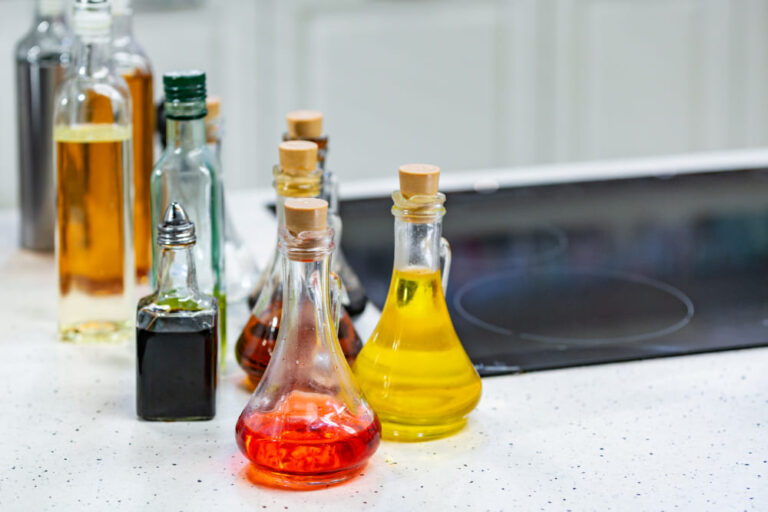 Vinegar Spiritual Meaning: Symbolism and 7 Signs