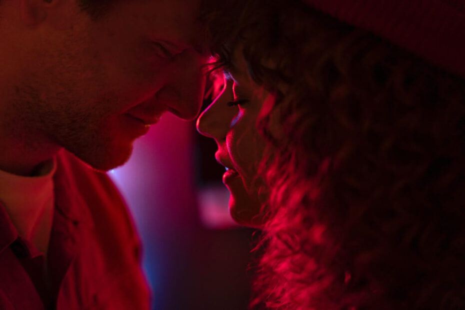 Kiss on The Forehead Spiritual Meaning: 7 Benefits